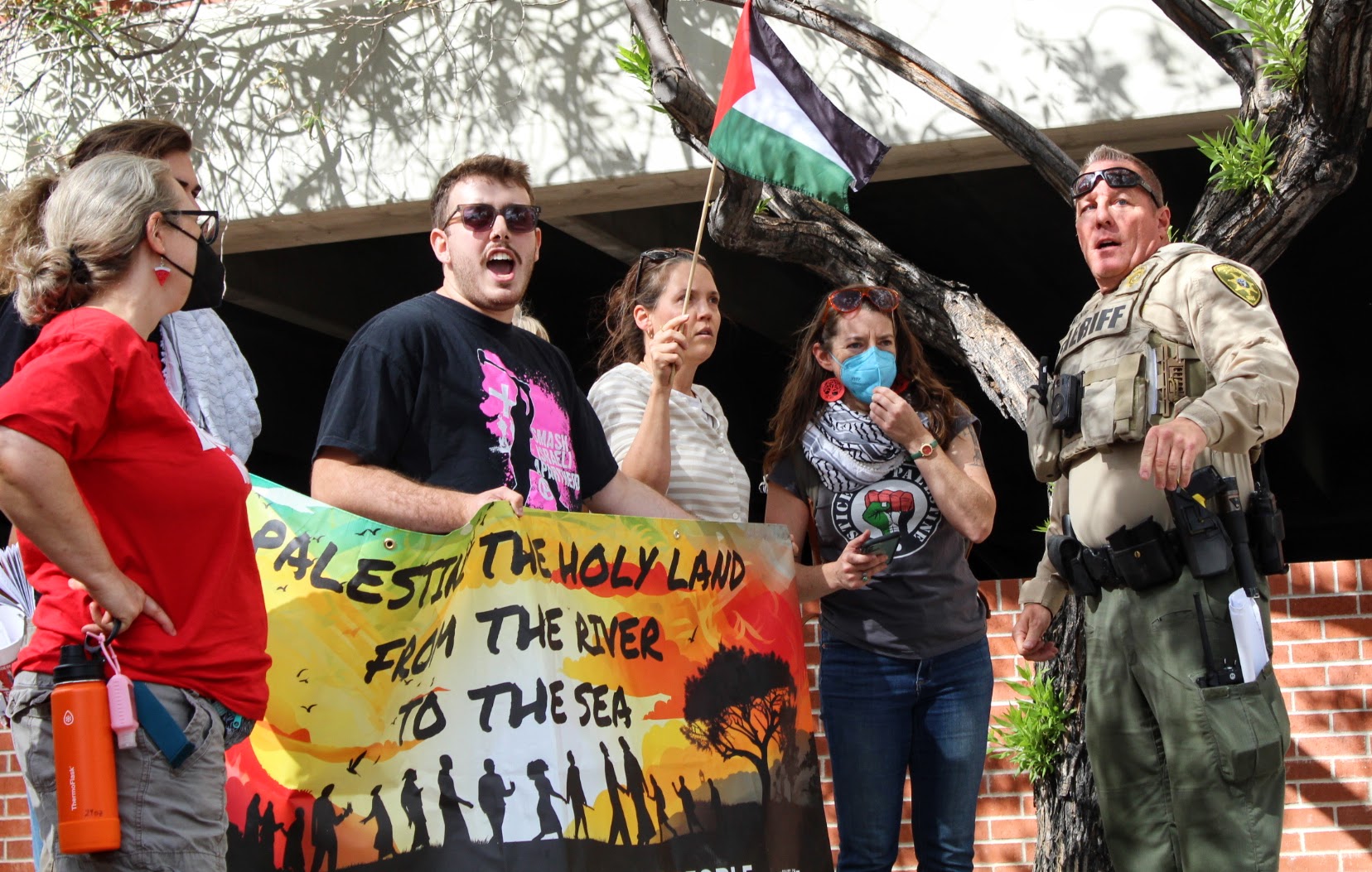 Protesters march down the Mall for Palestine – The Daily Wildcat